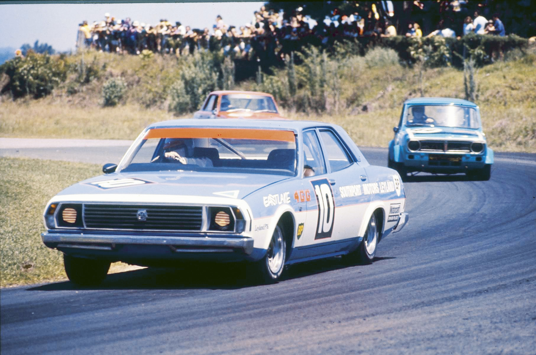 It’s Huuuuge! When Darrell Eastlake raced a P76 • Australian MUSCLE CAR ...